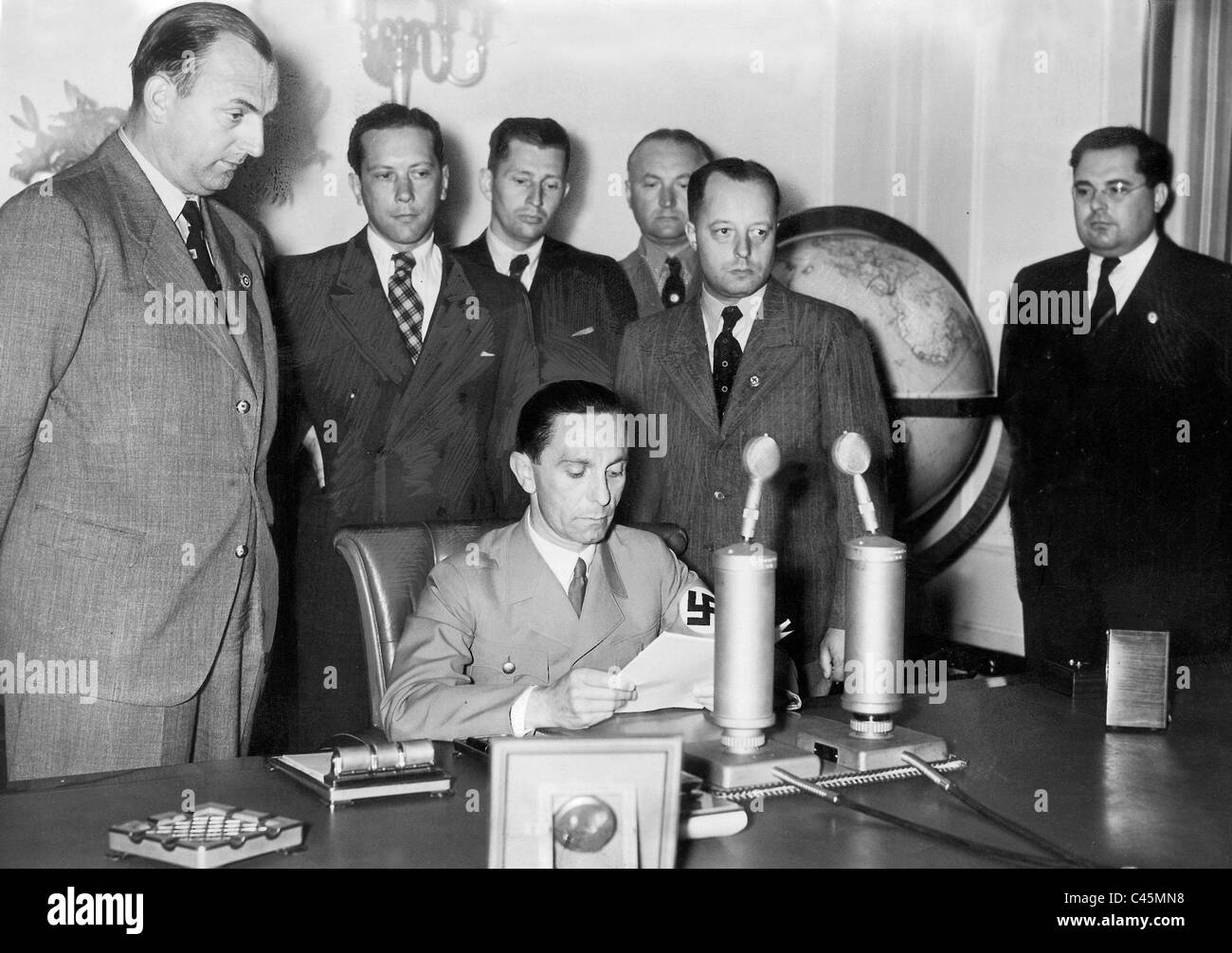 Joseph Goebbels in einer Radioansprache Stockfotografie - Alamy
