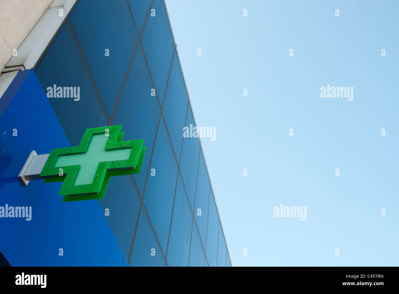 Pharmacy sign -Fotos und -Bildmaterial in hoher Auflösung – Alamy