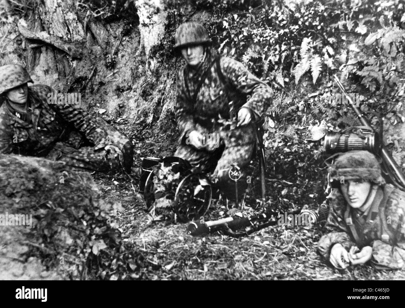 Ss truppen 1945 -Fotos und -Bildmaterial in hoher Auflösung – Alamy
