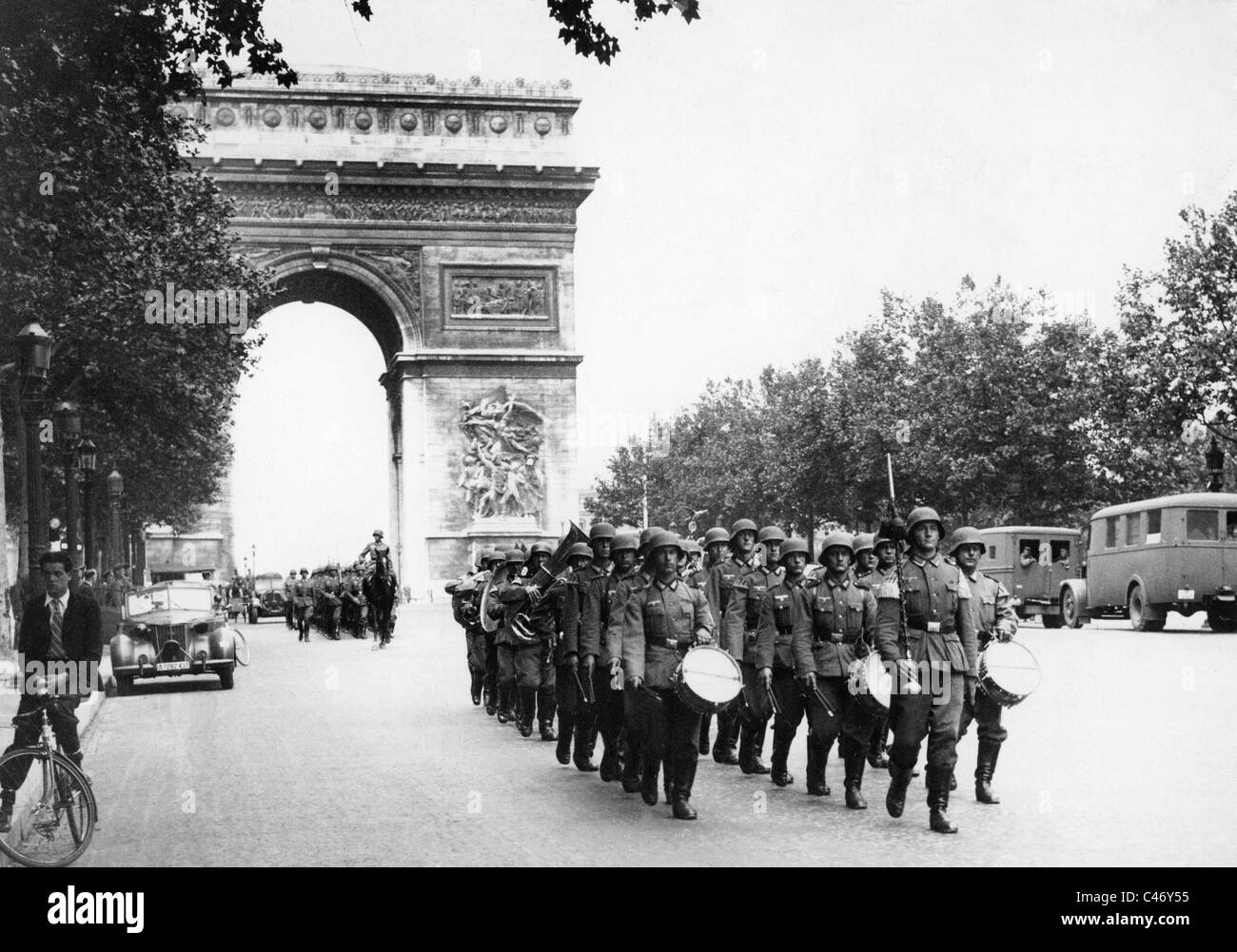 Parade wehrmacht paris -Fotos und -Bildmaterial in hoher Auflösung – Alamy