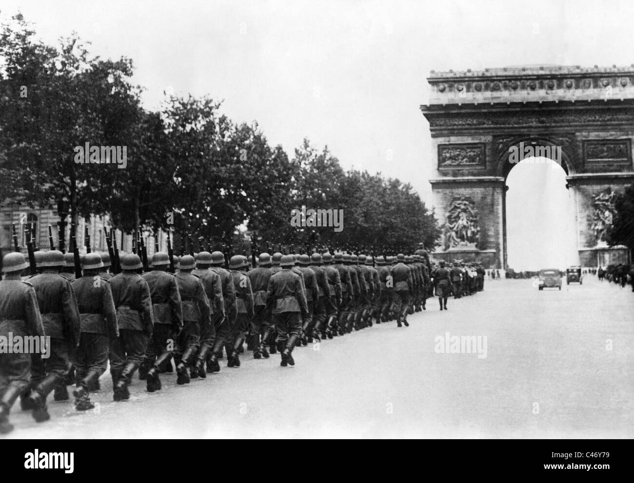 Parade wehrmacht paris -Fotos und -Bildmaterial in hoher Auflösung – Alamy