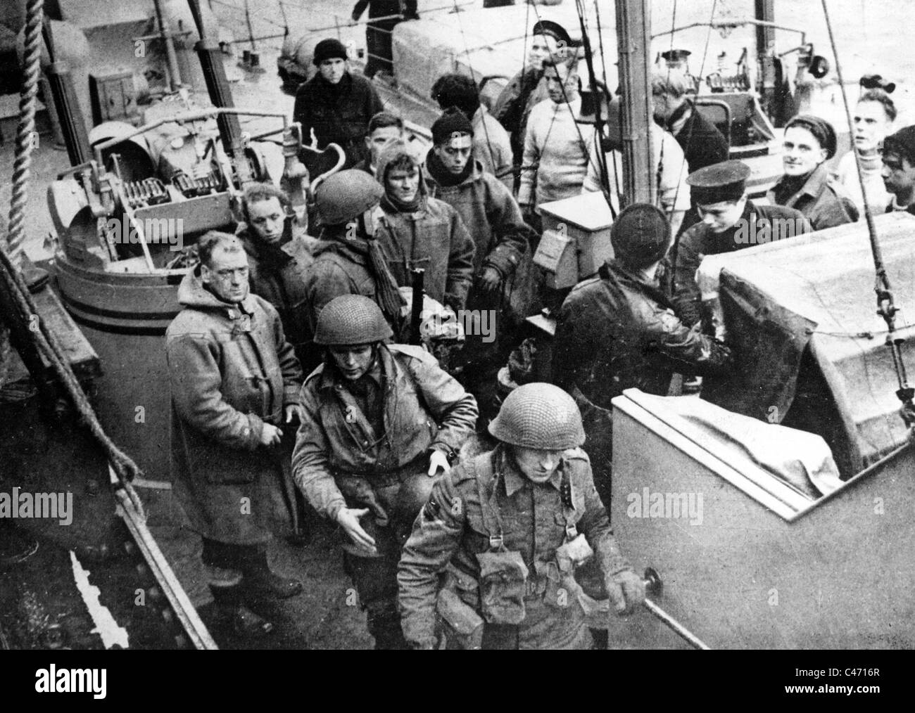 Zweiter Weltkrieg: Westfront. Englische Razzia in St. Nazaire, 1942 ...