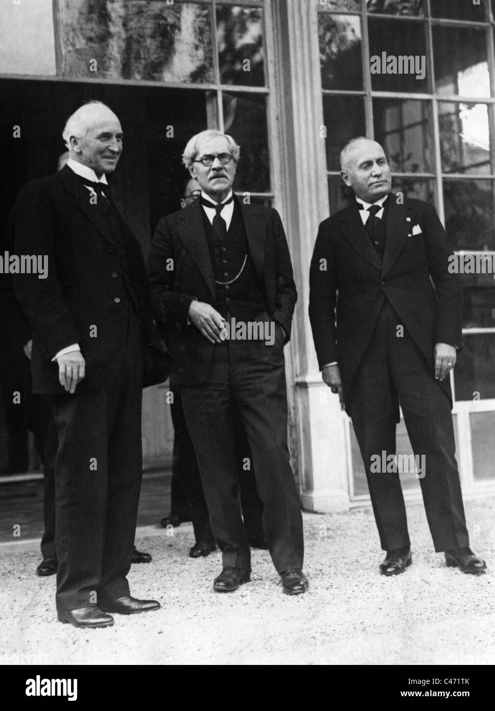 John Simon, Ramsay MacDonald und Benito Mussolini in Rom, 1933 ...