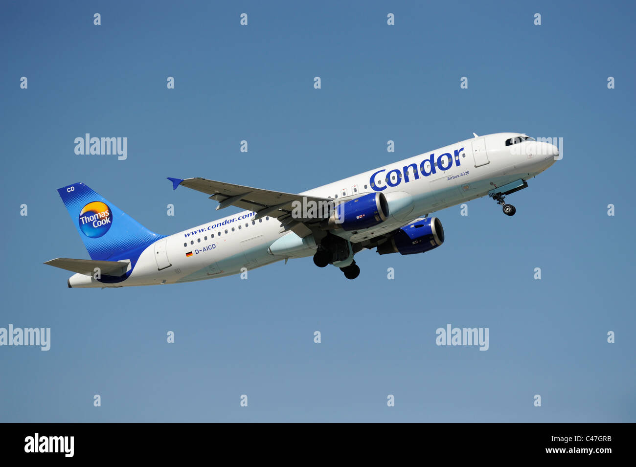 Flugzeug Airbus A320 der deutschen Fluggesellschaft Condor Thomas Cook ...