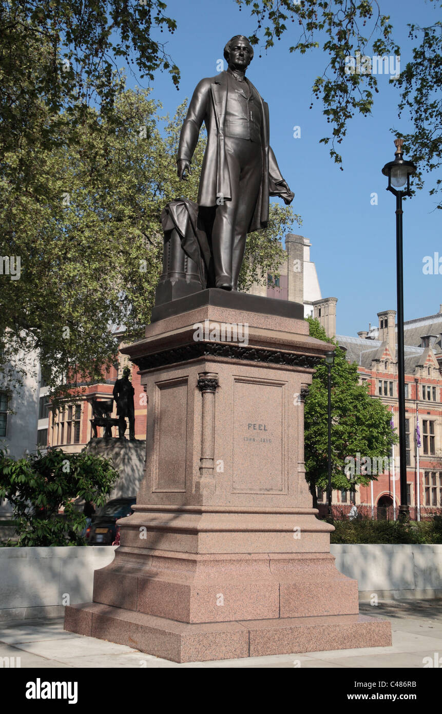 Sir robert peel statue -Fotos und -Bildmaterial in hoher Auflösung – Alamy