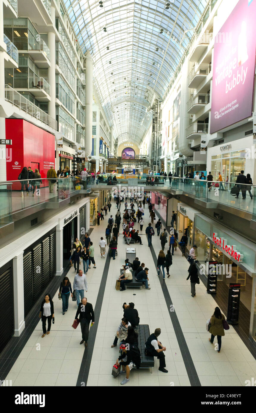 Toronto eaton center interior -Fotos und -Bildmaterial in hoher ...