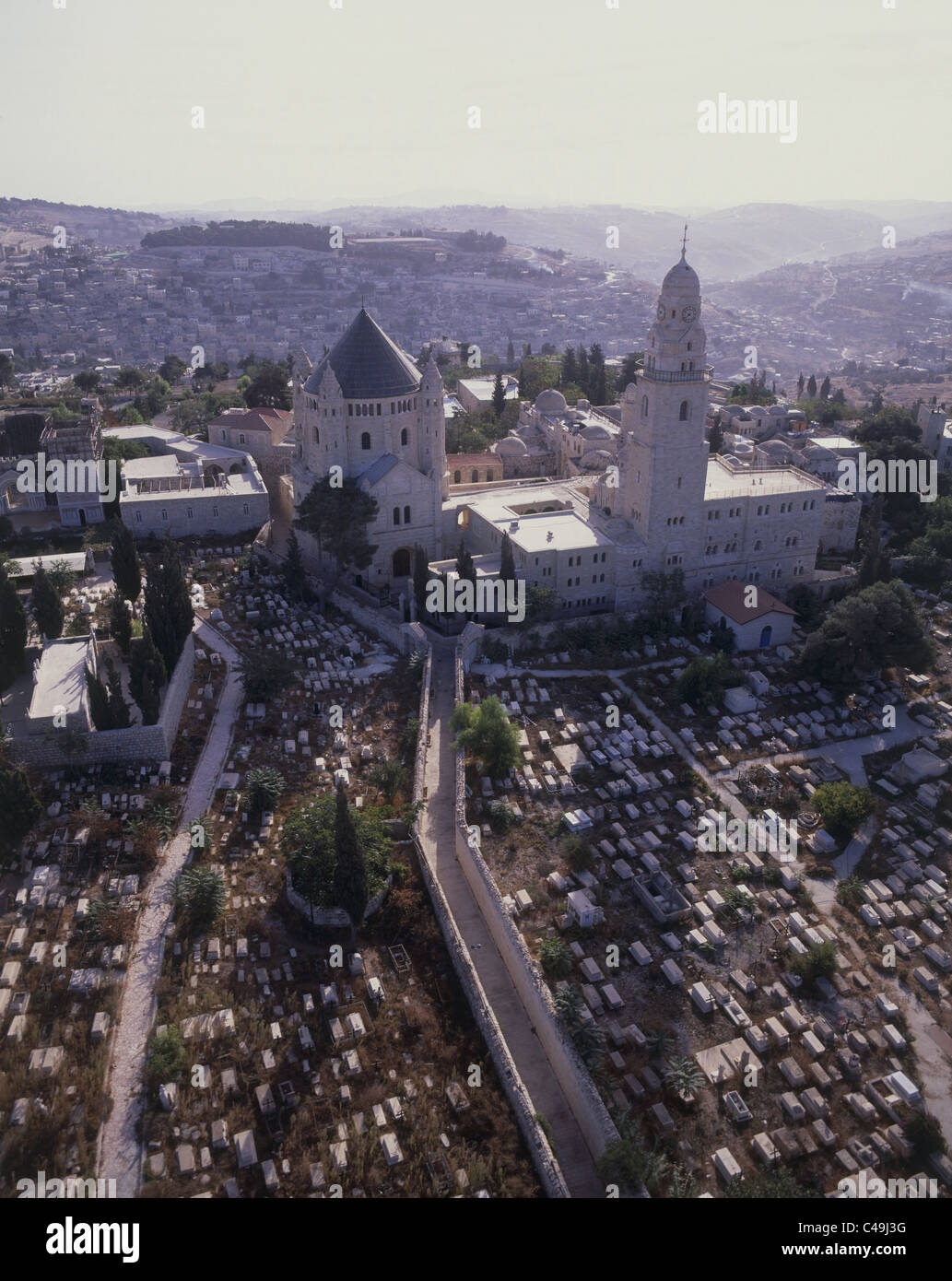 Luftbild der Dormitio-Abtei in der Altstadt von Jerusalem ...