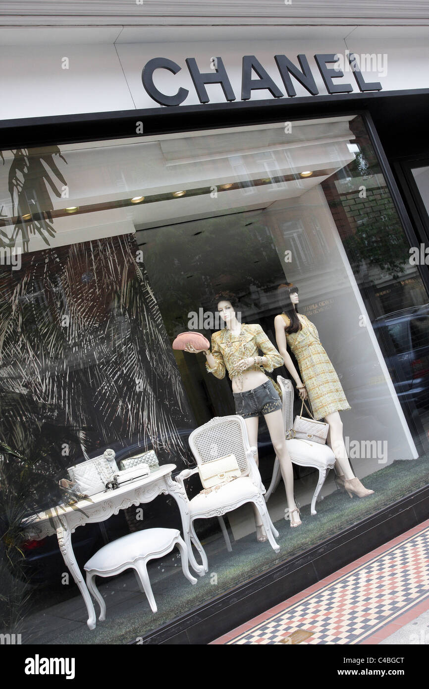 Chanel Steckdose in der Sloane Street, London Stockfotografie - Alamy