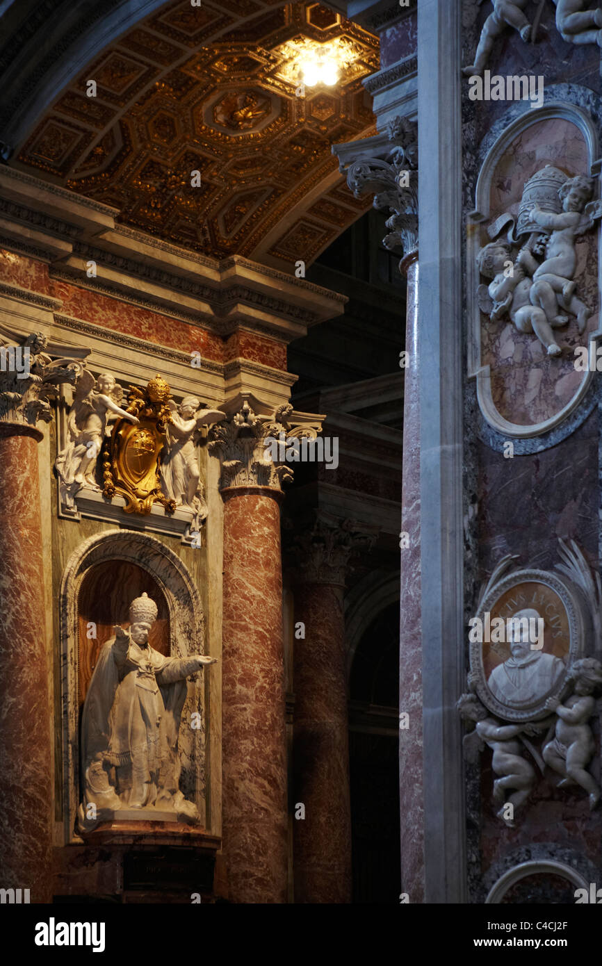 Innere st peter basilica fassade -Fotos und -Bildmaterial in hoher ...