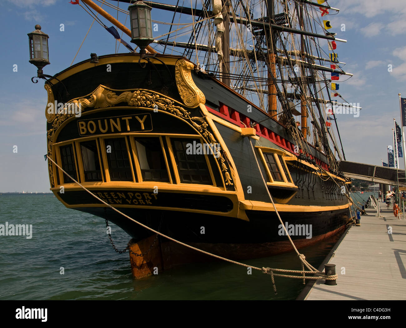 Nachbildung der HMS Bounty festgemacht an Cowes Isle Of Wight England ...