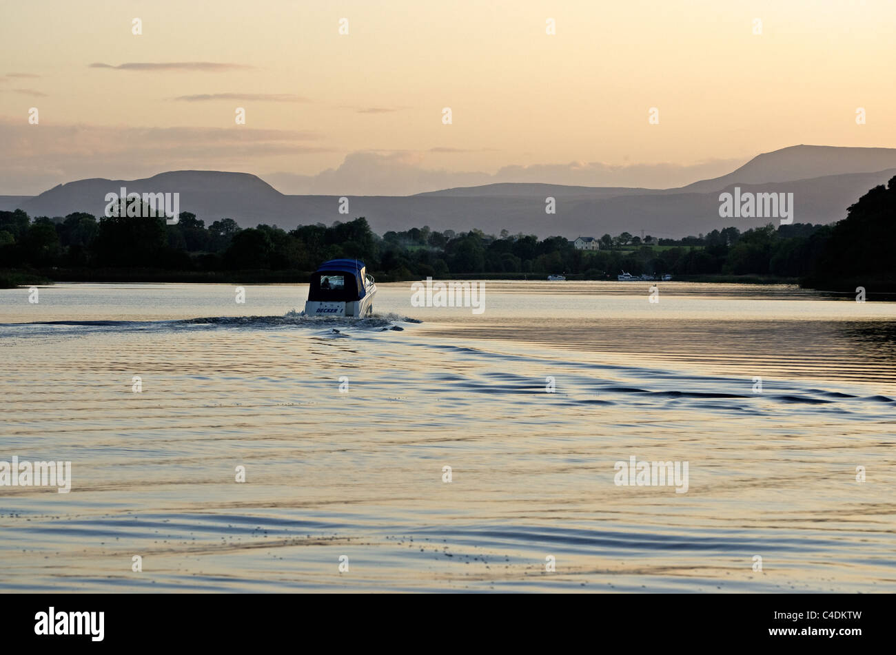 River erne -Fotos und -Bildmaterial in hoher Auflösung – Alamy