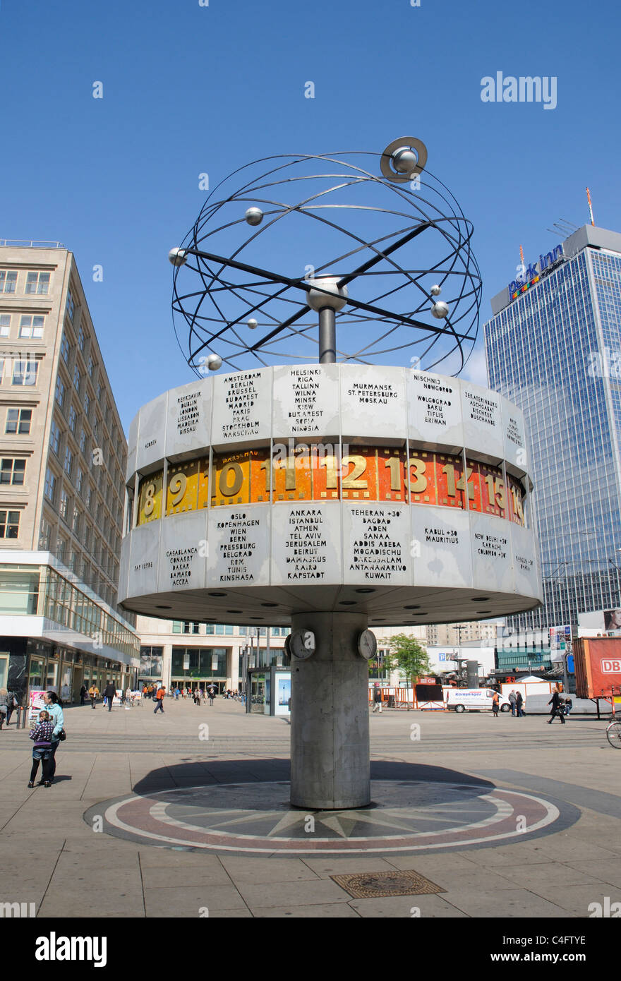 World clock in alexanderplatz berlin -Fotos und -Bildmaterial in hoher ...