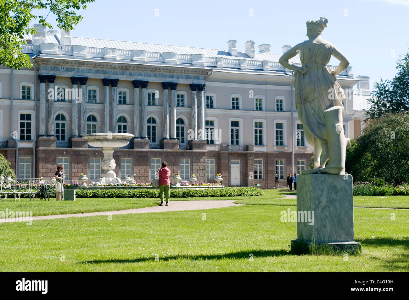 Zarin elizabeth pushkin zarskoe selo -Fotos und -Bildmaterial in hoher ...