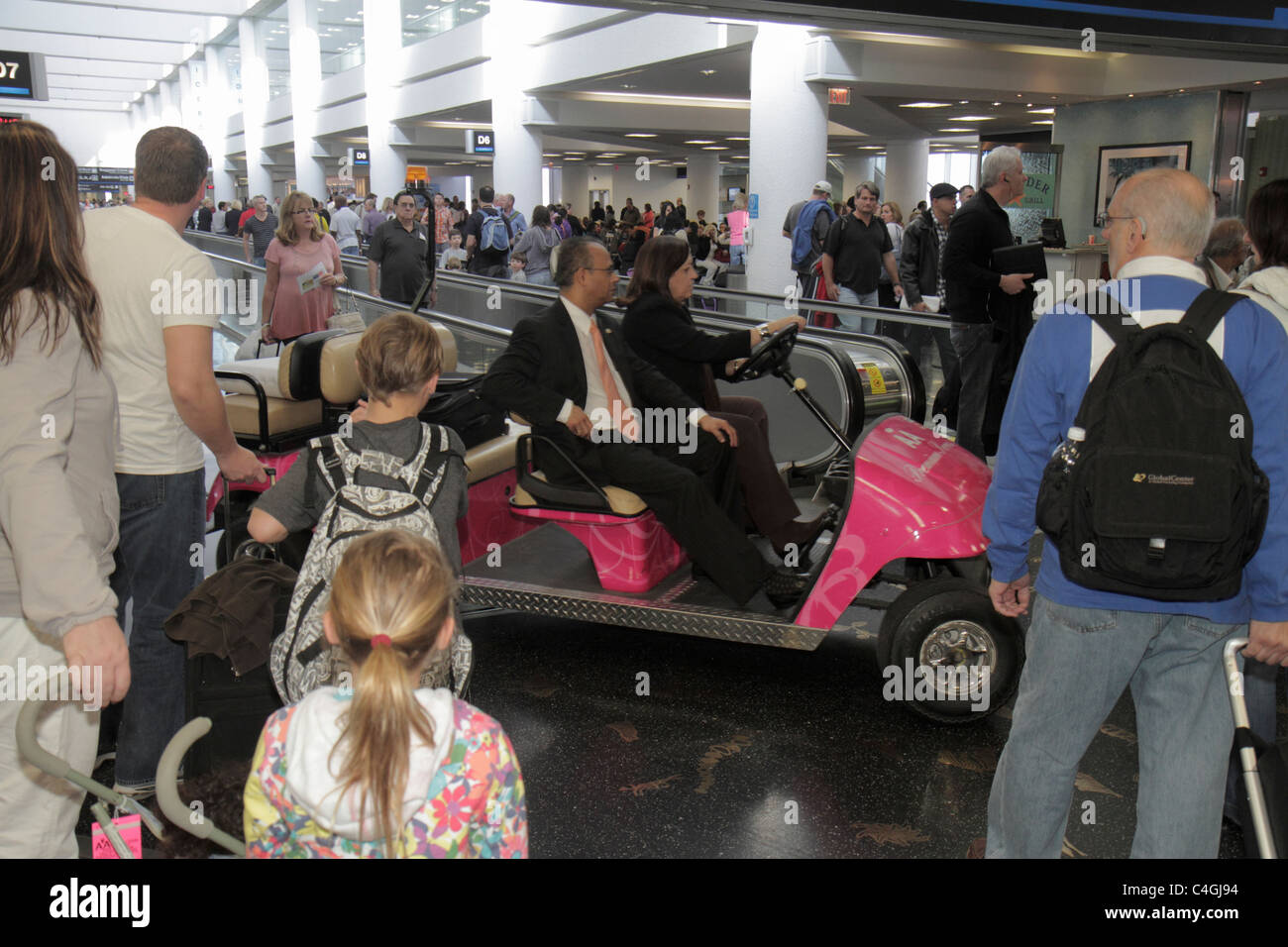 Kinder kinder beifahrer mitfahrer mitfahrer -Fotos und -Bildmaterial in ...