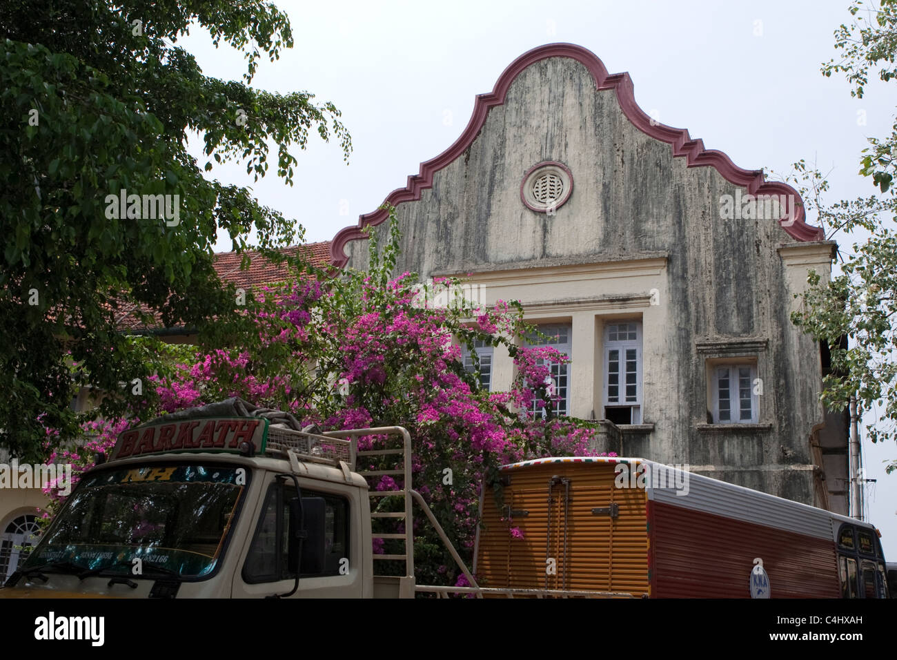 Klassischer giebel -Fotos und -Bildmaterial in hoher Auflösung – Alamy