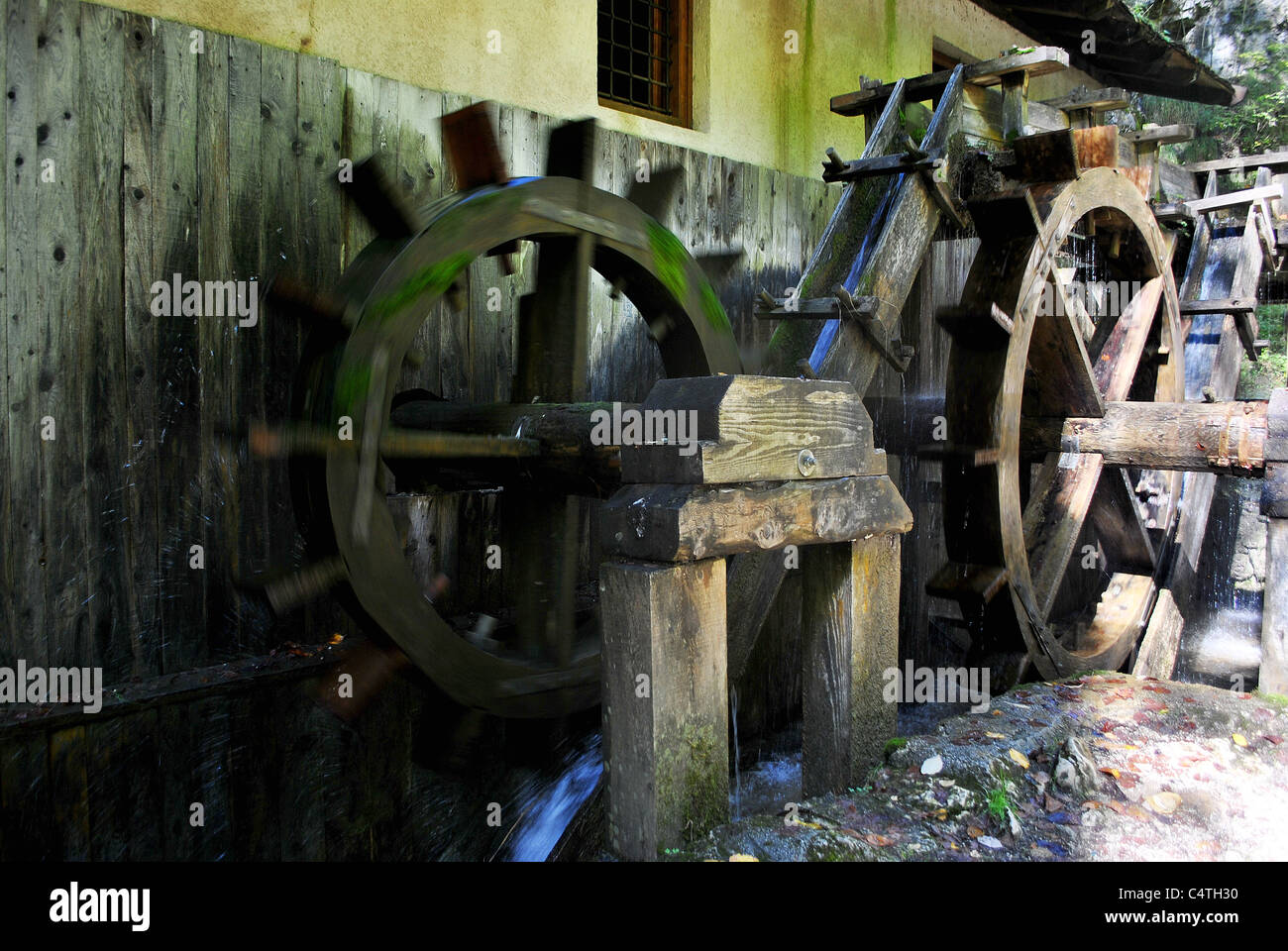 Vertikales wasserrad -Fotos und -Bildmaterial in hoher Auflösung – Alamy