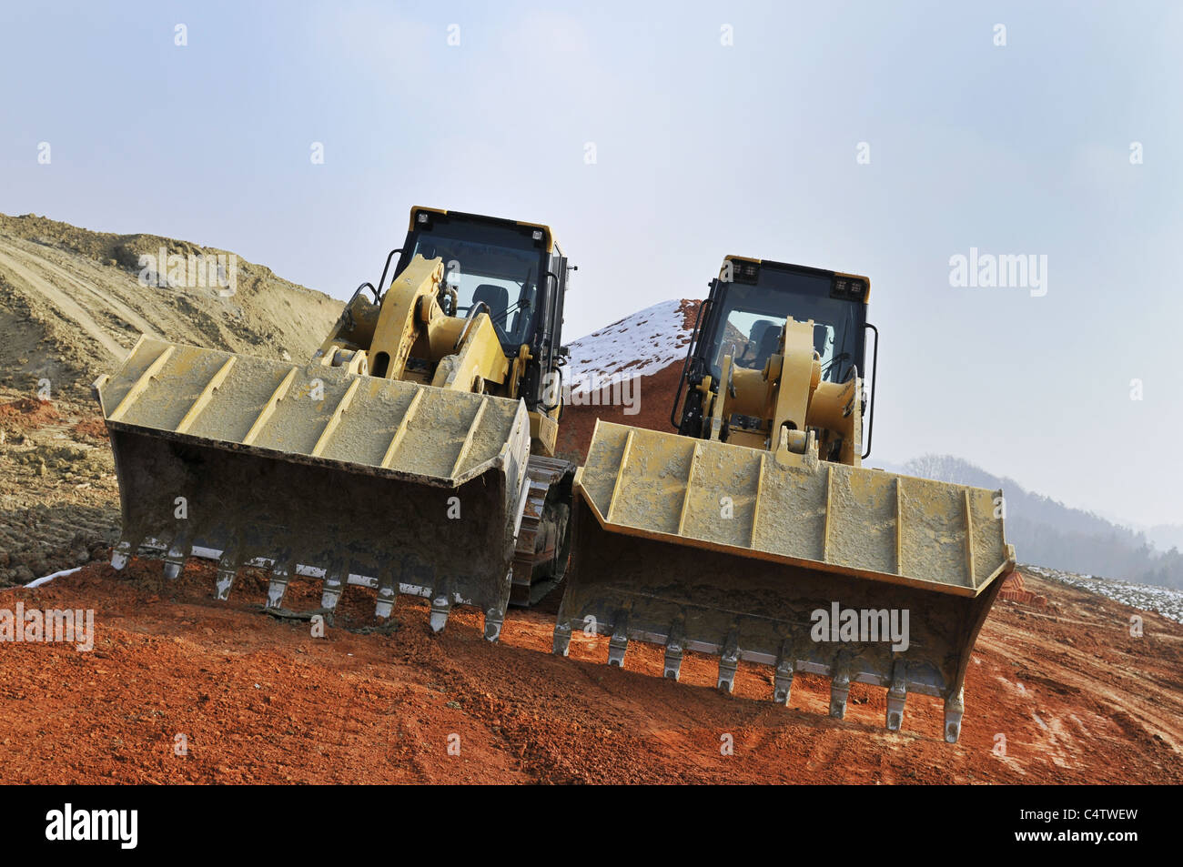 Caterpillar baufahrzeuge Stockfotos und -bilder Kaufen - Alamy