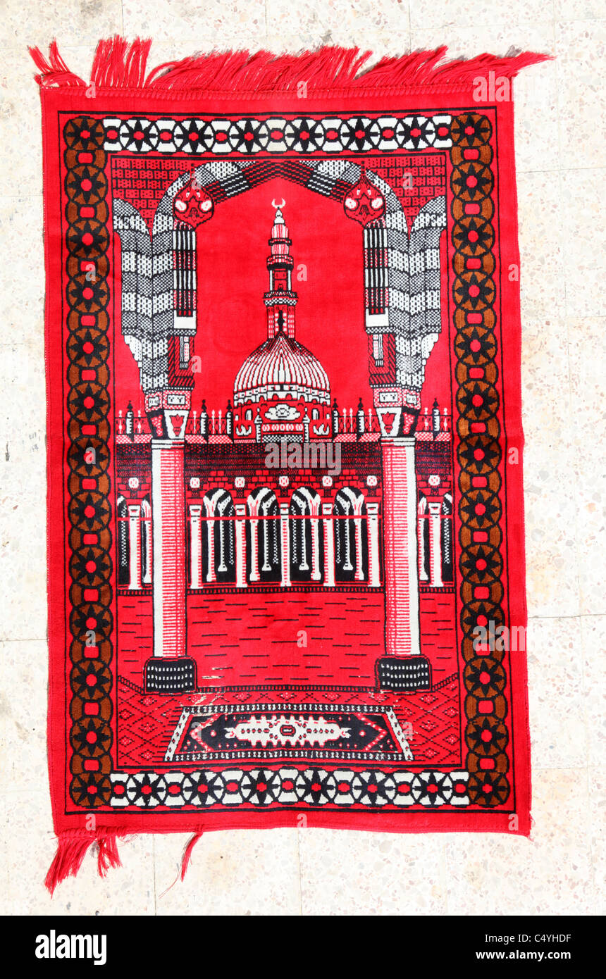 Roter moscheeteppich -Fotos und -Bildmaterial in hoher Auflösung – Alamy