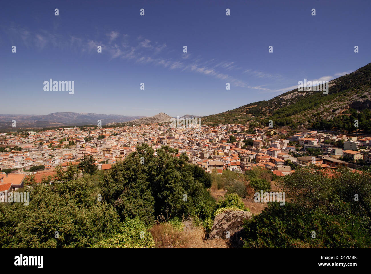 Sardinia dorgali view town -Fotos und -Bildmaterial in hoher Auflösung ...
