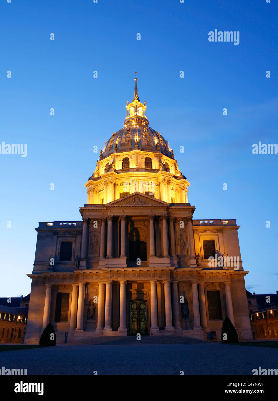 La coupole and paris -Fotos und -Bildmaterial in hoher Auflösung – Alamy