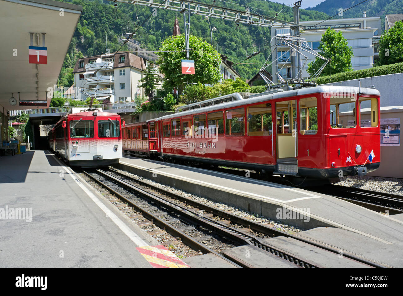 Bahnhof der Rigi in Vitznau mit 13.15 Abreise Zug nach Rigi Kulm an der ...