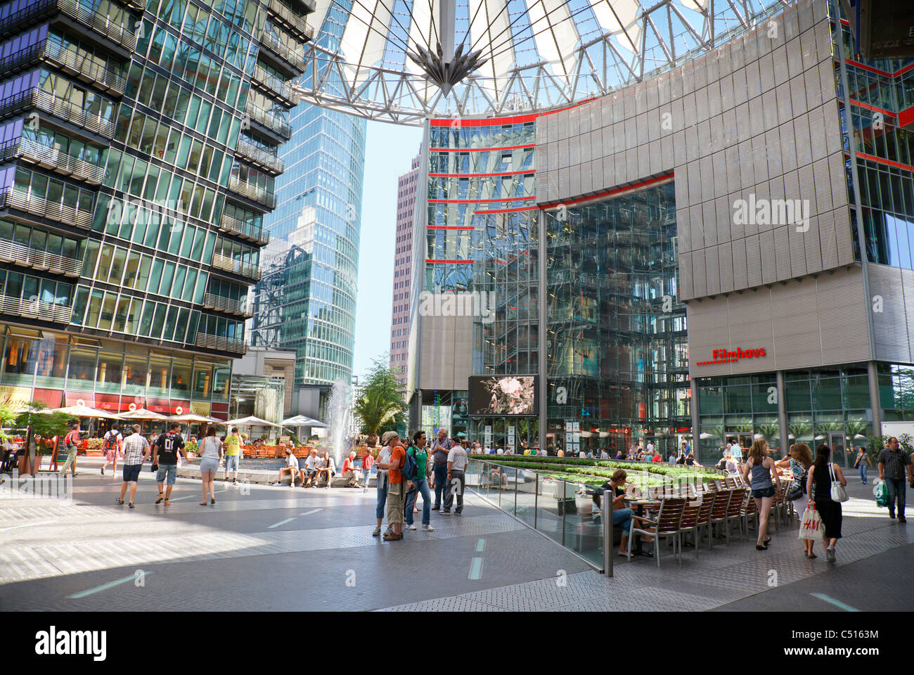 Berlin sony zentrum -Fotos und -Bildmaterial in hoher Auflösung – Alamy