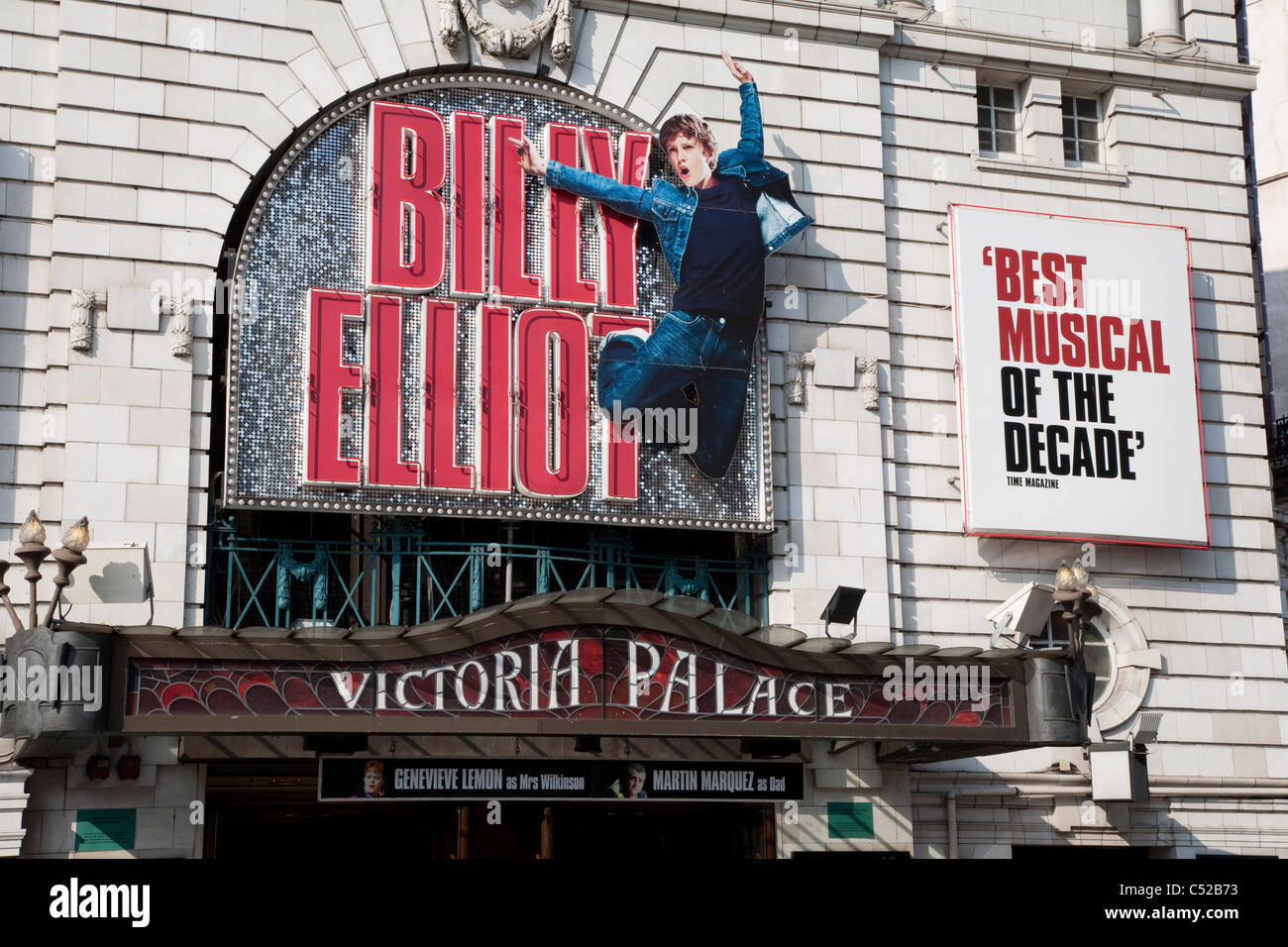 West End Theatre - Victoria Palace zeigt Billy Elliot Musical in London, England, UK ...