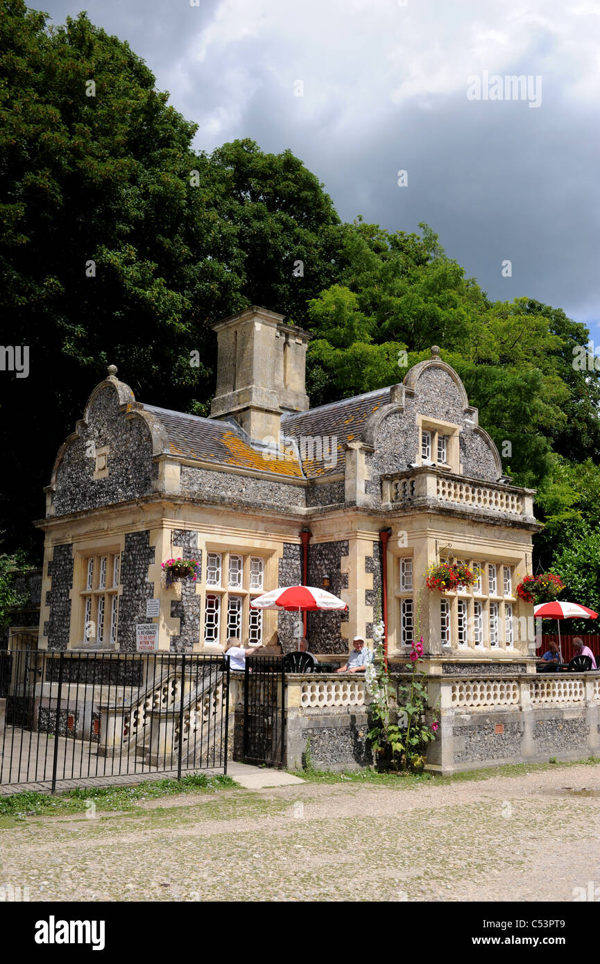 Swanbourne lake lodge -Fotos und -Bildmaterial in hoher Auflösung – Alamy