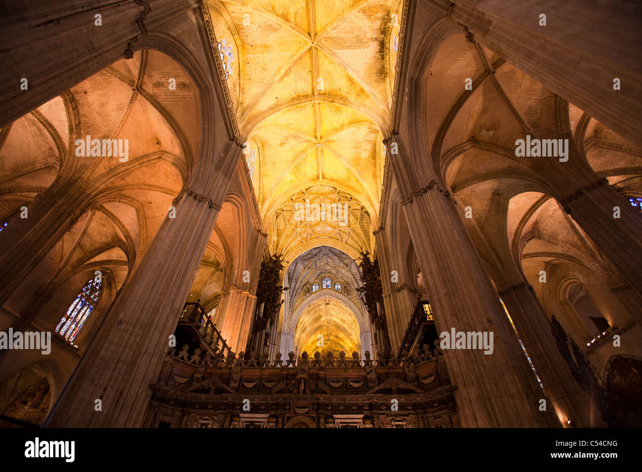 Stained Glass Window In Sevilla Stockfotos und -bilder Kaufen - Alamy