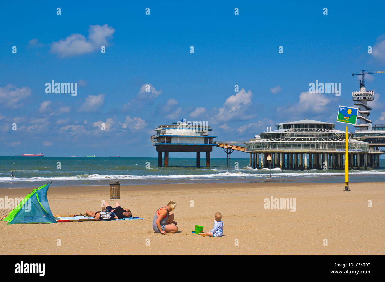 Scheveningen beach -Fotos und -Bildmaterial in hoher Auflösung – Alamy