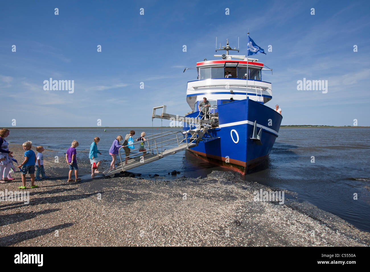 Die Niederlande, Hollum, Menschen am Strand, Sightseeing oder Boot ...