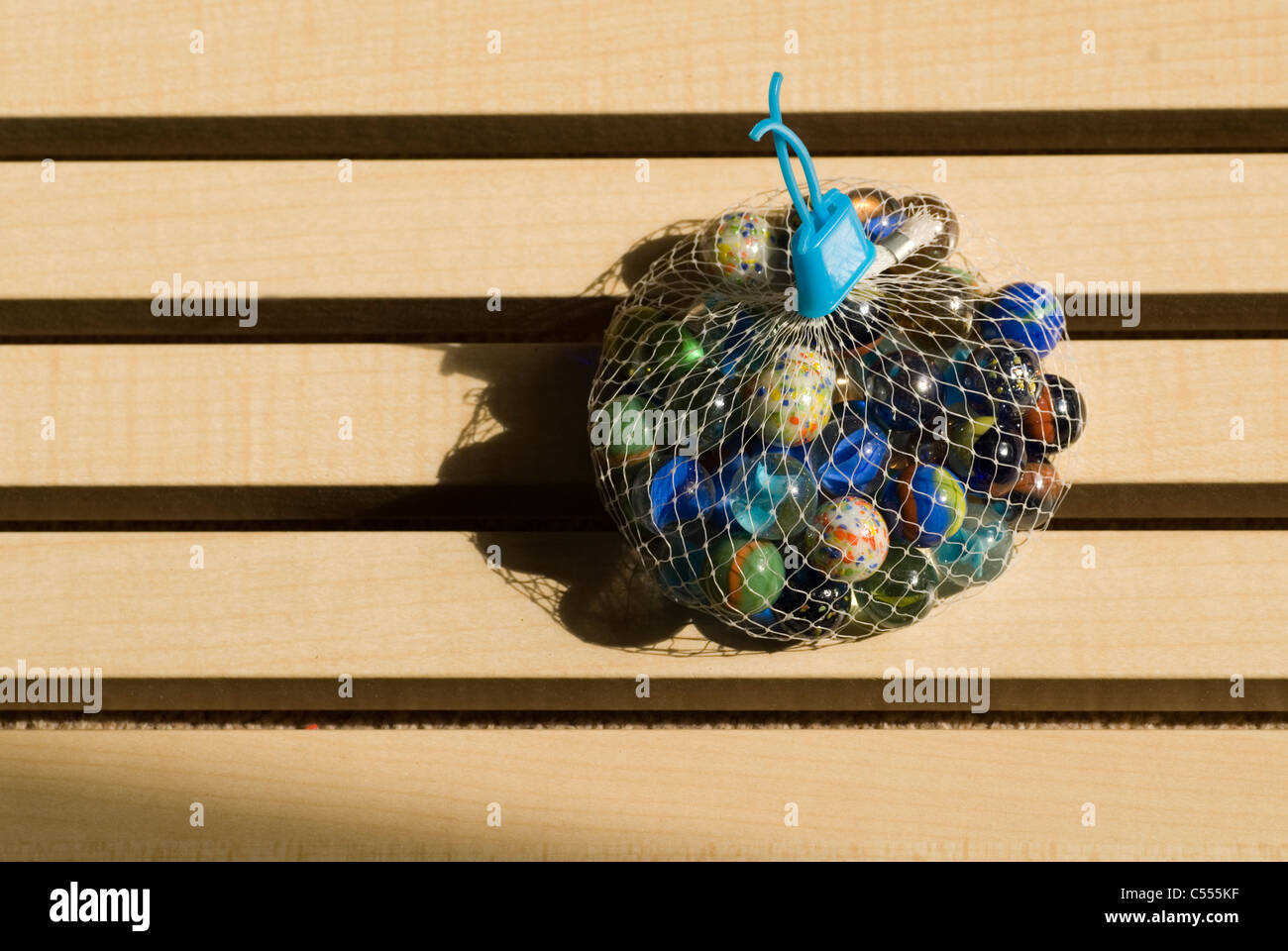 Kinder Murmeln Stockfotos und -bilder Kaufen - Alamy