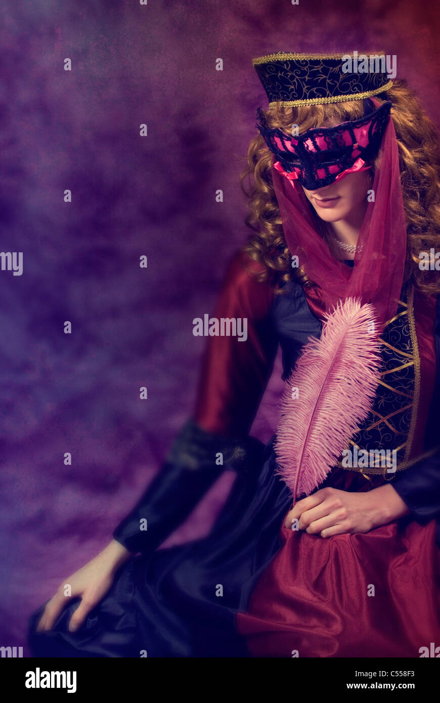 Federkopf Kleid Stockfotos und -bilder Kaufen - Alamy