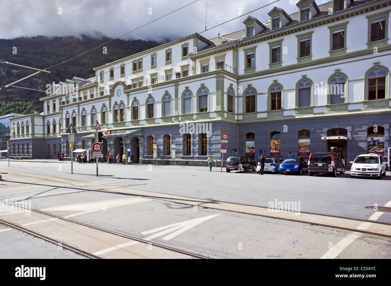Schweizer Bahn SBB CFF FFS Brig Bahnhof mit der Matterhorn Gotthard ...