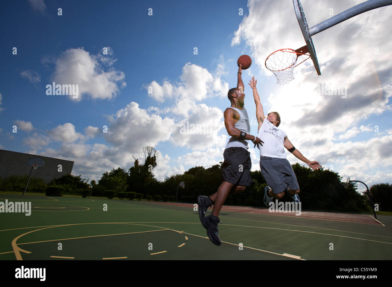 Basketball Throw Motion Stockfotos und -bilder Kaufen - Alamy