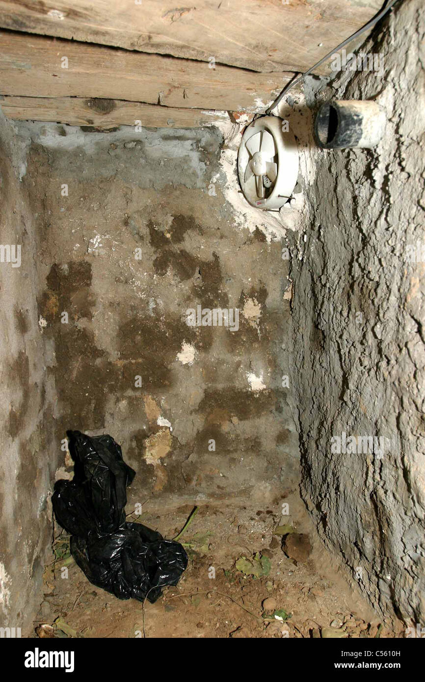 Das Loch, wo Saddam Hussein von den Alliierten im Jahr 2003 Ad Dwar, in ... Das Loch, wo Saddam Hussein von den Alliierten im Jahr 2003 Ad Dwar, in ...
