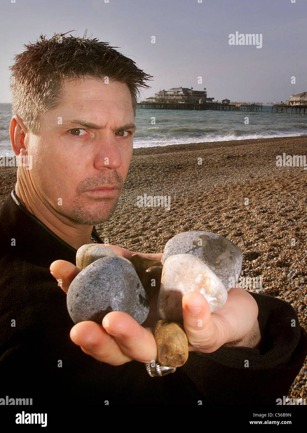 Schauspieler und Komiker Mark wenig auf Brighton Seafront kurz nach dem ...