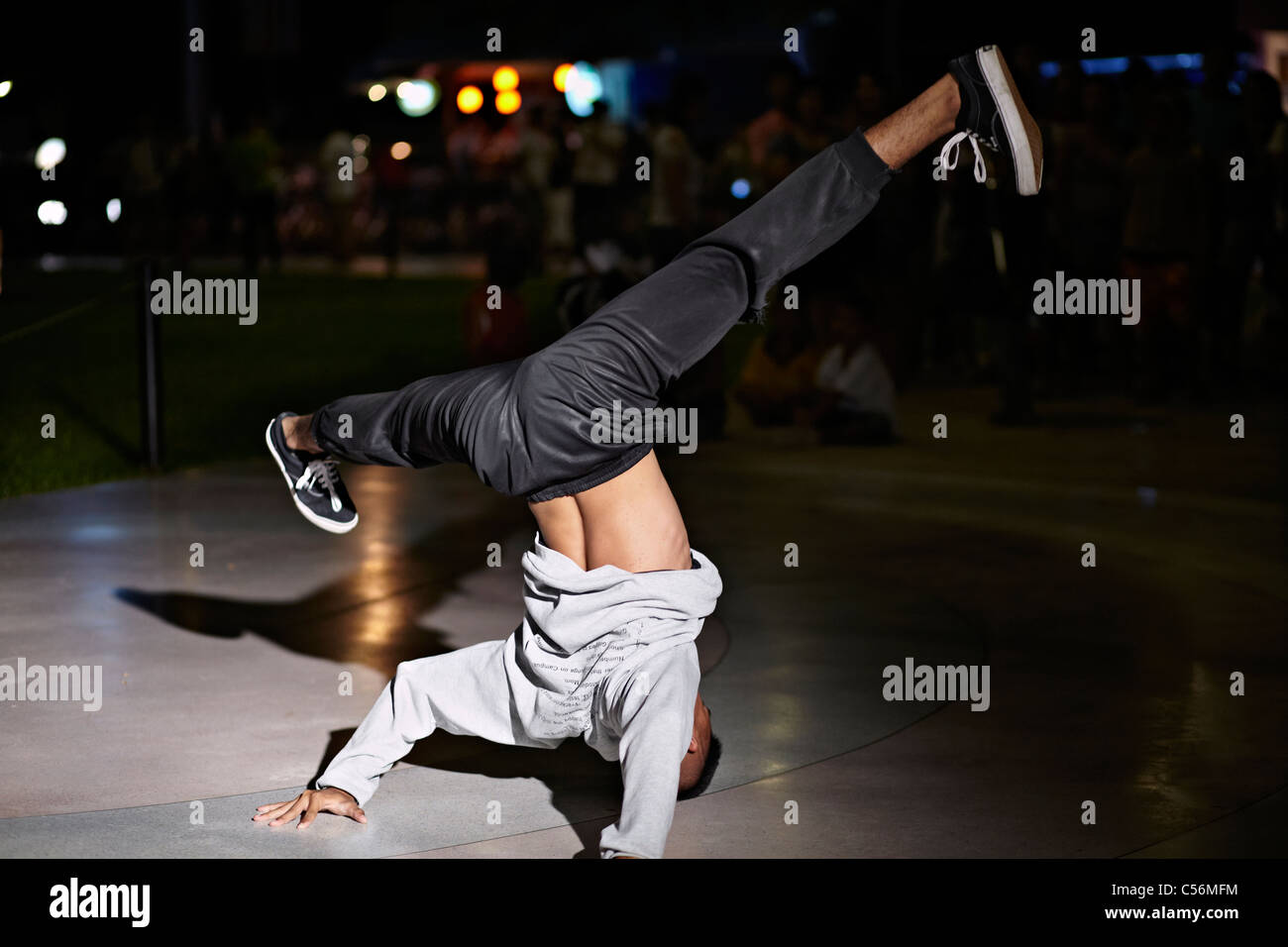 Break dancing -Fotos und -Bildmaterial in hoher Auflösung – Alamy