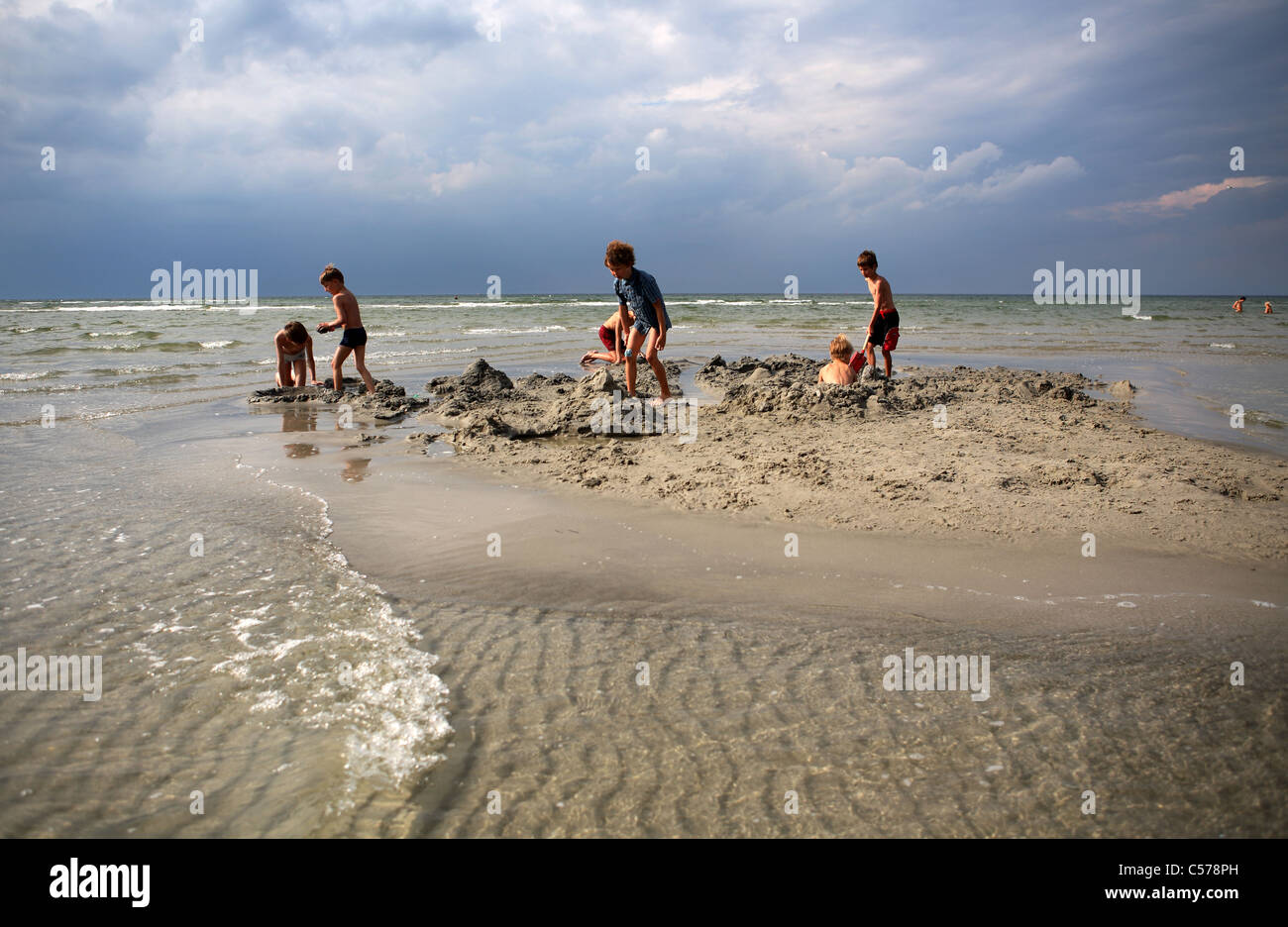 Im Hochwasser Spielen Stockfotos und -bilder Kaufen - Alamy