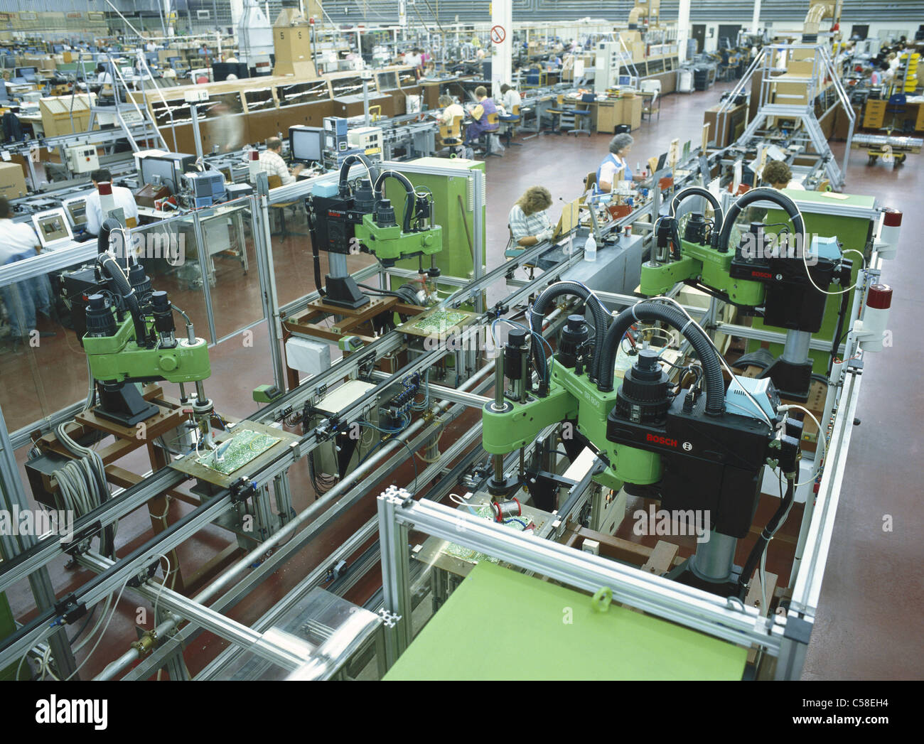 Automated building conveyor -Fotos und -Bildmaterial in hoher Auflösung ...