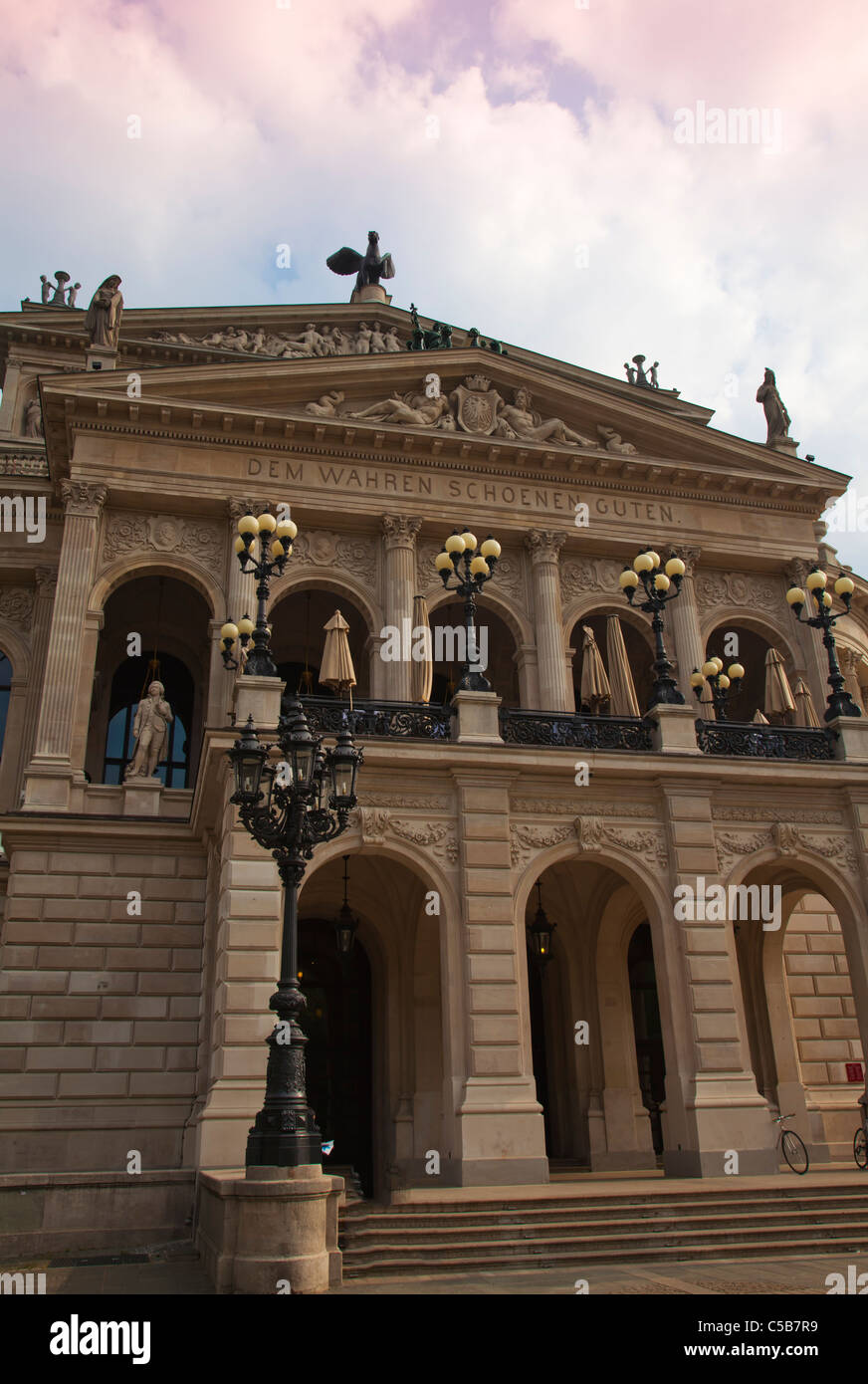 Alte oper altes opernhaus -Fotos und -Bildmaterial in hoher Auflösung ...