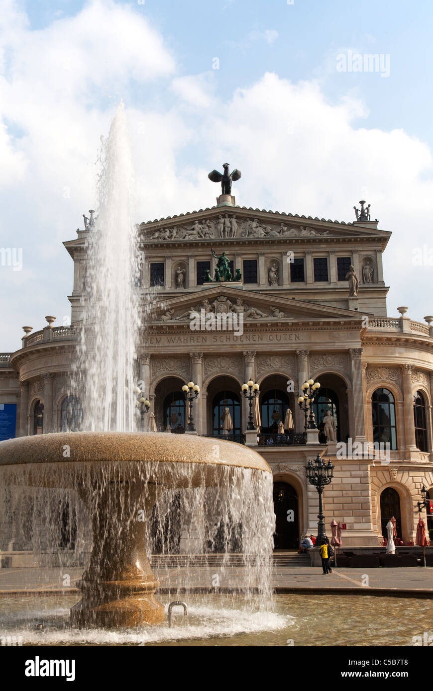 Altes opernhaus frankfurt -Fotos und -Bildmaterial in hoher Auflösung ...