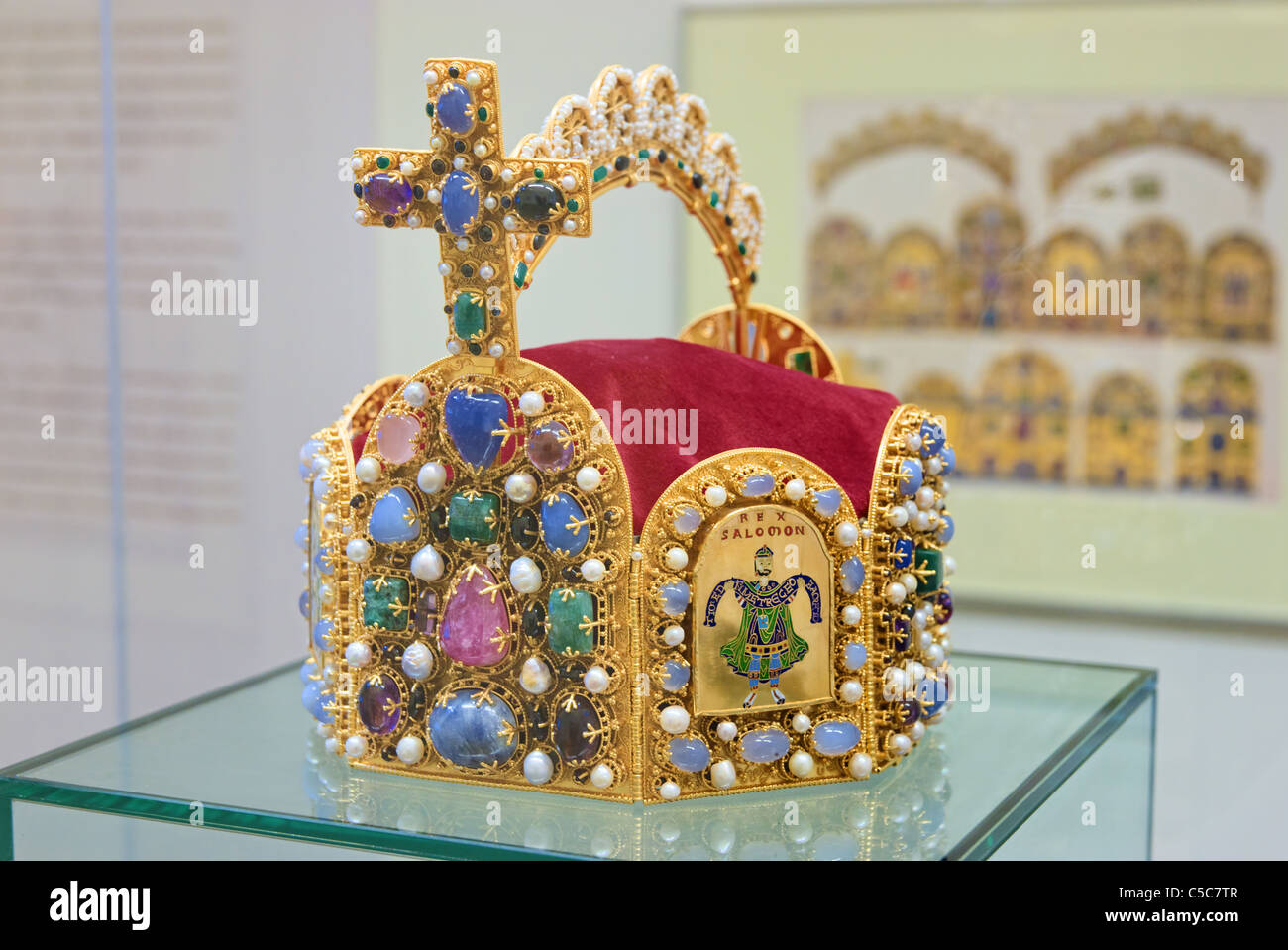 Kaiserkrone des heiligen römischen reiches -Fotos und -Bildmaterial in ...
