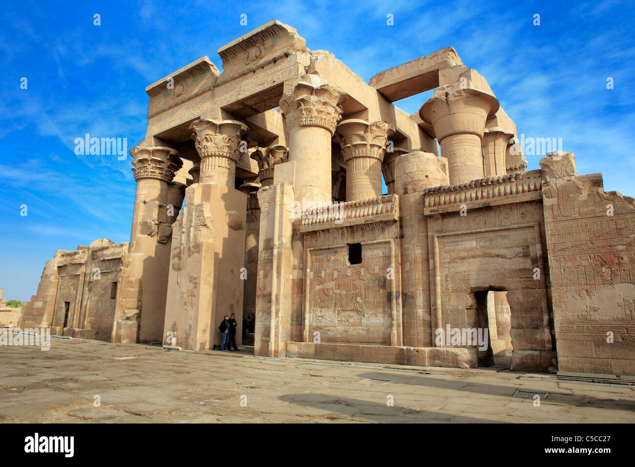 Sobek und Haroeris Tempel (2.-1. Jh. v. Chr.), Kom Ombo, Ägypten ... Sobek und Haroeris Tempel (2.-1. Jh. v. Chr.), Kom Ombo, Ägypten ...