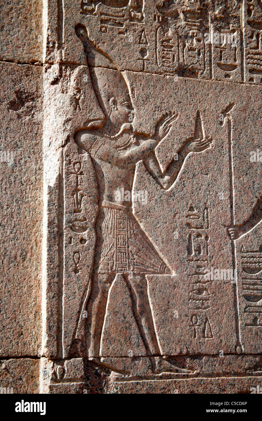 Alexander der große als Pharao, Pylon der Tempel des Chnum (Ende 4 ...