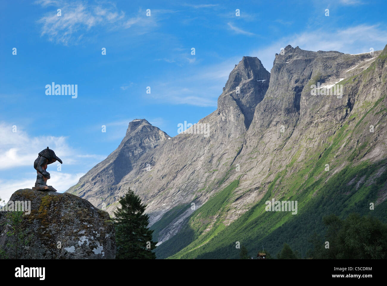 Wooden troll -Fotos und -Bildmaterial in hoher Auflösung – Alamy