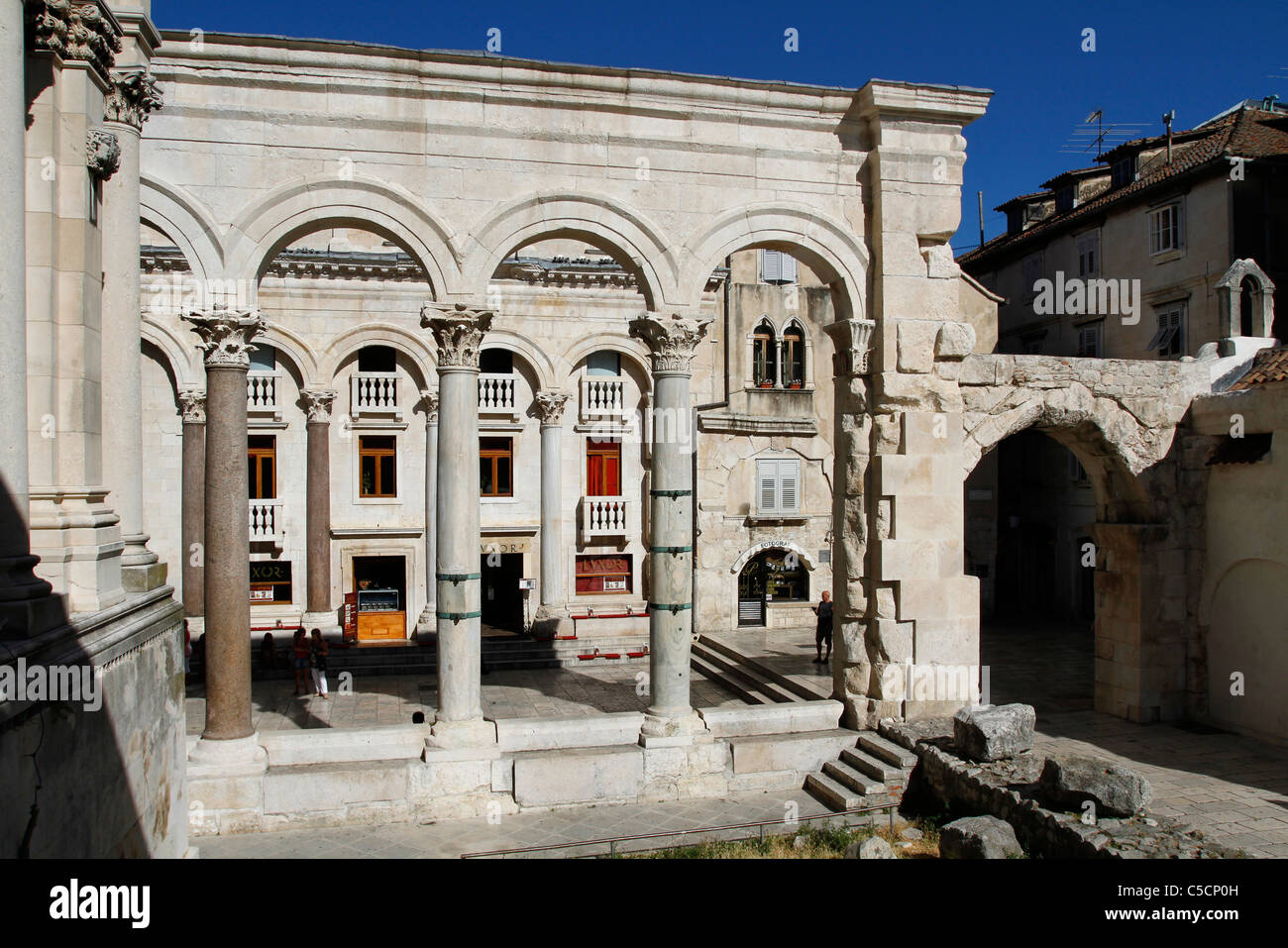 Croatia split diocletians palace peristyle -Fotos und -Bildmaterial in ...