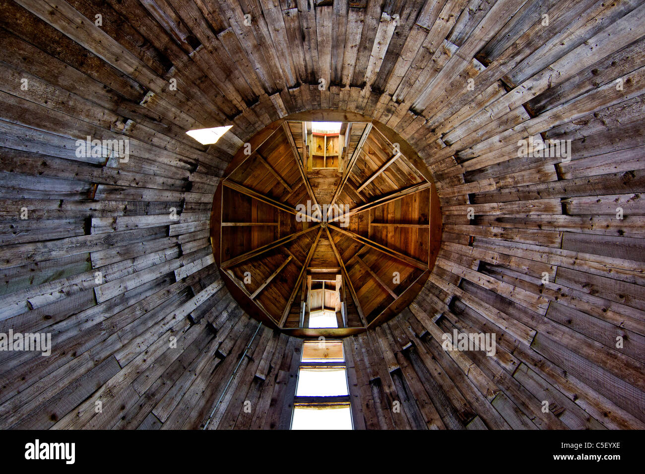 Innenraum eines Holz- Silo an Heide Fairgrounds in Heide, Massachusetts ...