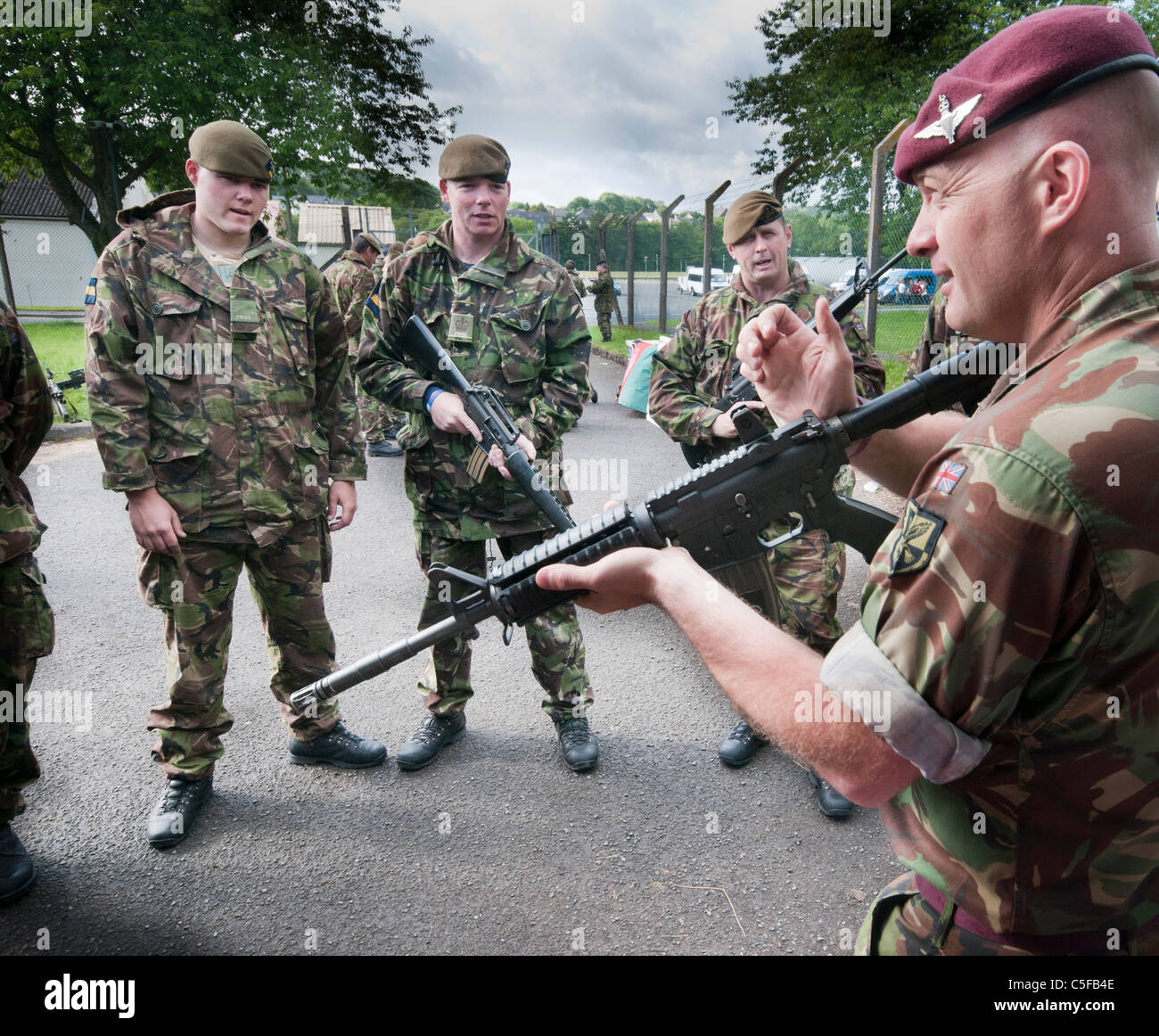 Uk army -Fotos und -Bildmaterial in hoher Auflösung – Alamy