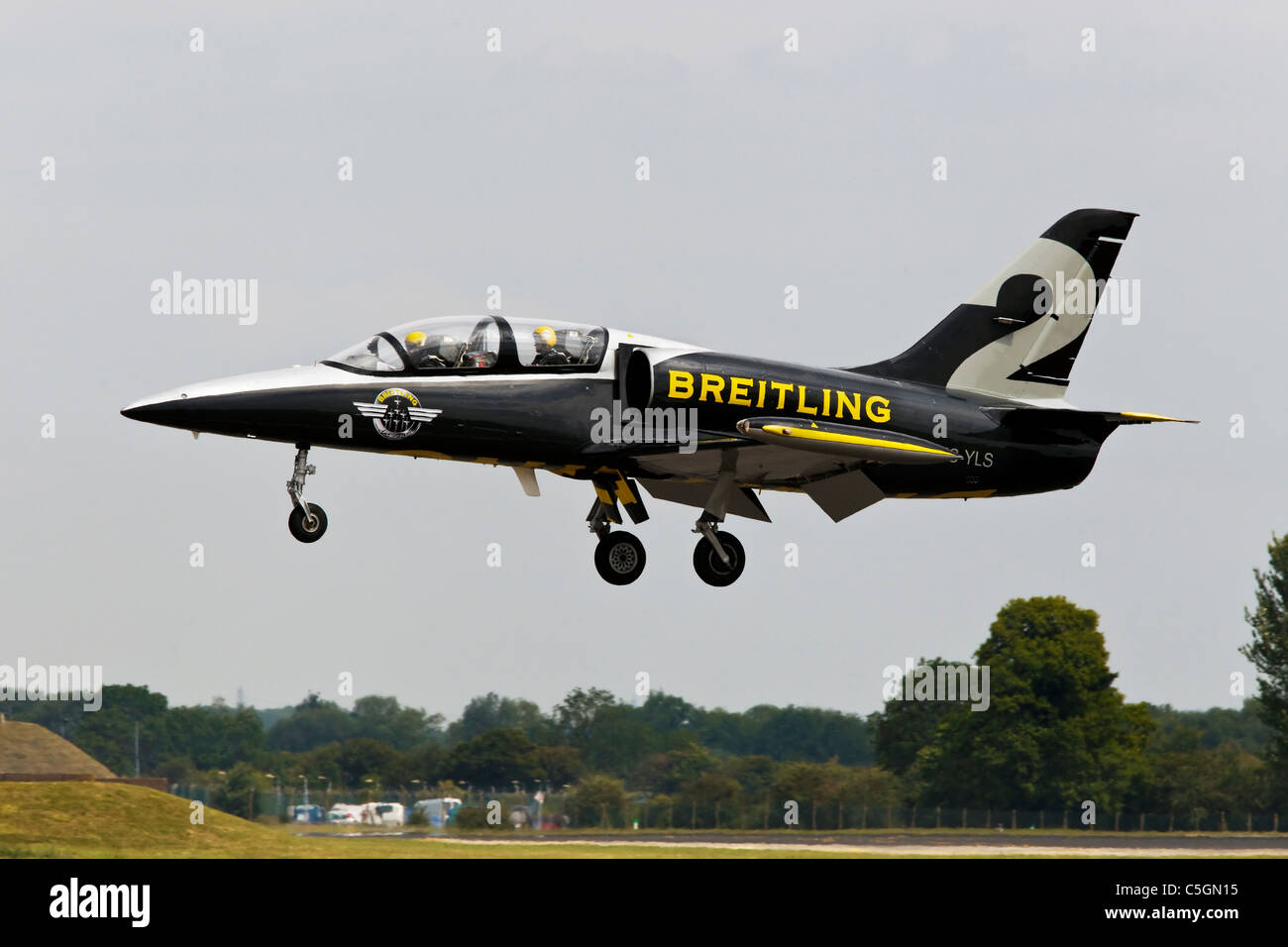 Airplane breitling jet team jet -Fotos und -Bildmaterial in hoher ...